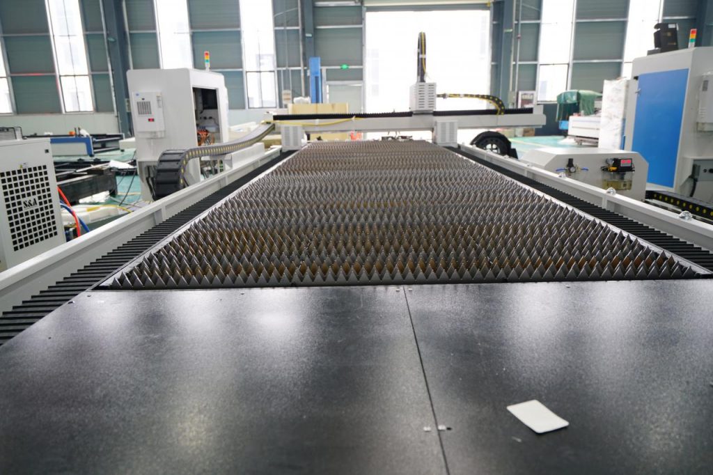 1500W Stainless Steel Aluminum Pipe Fiber Laser Cutting Machine ...